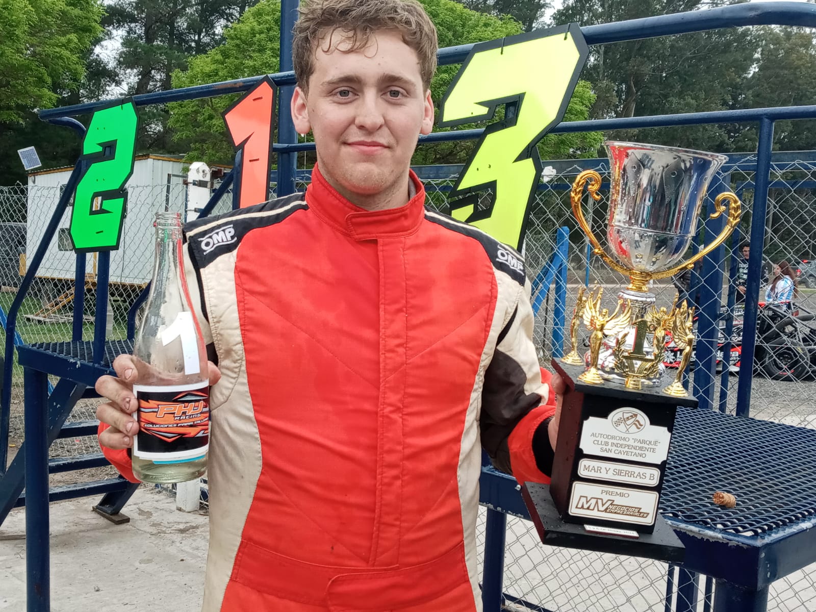 Felipe Yané presenta el Falcon Procar 4000 - Lu24
