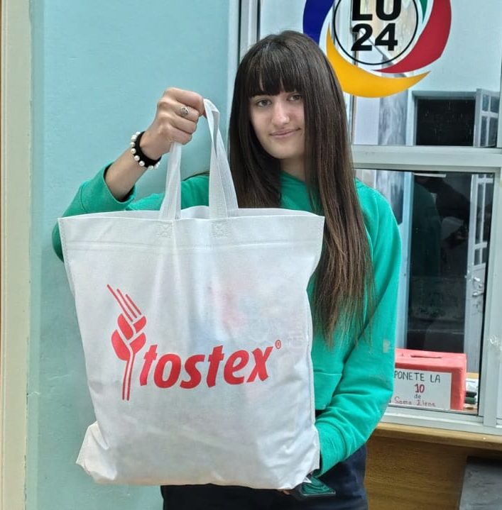 Candela se llevó el regalo de Tostex - Lu24