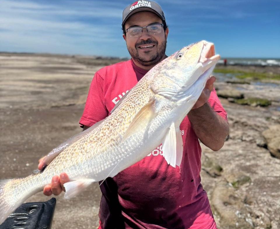 Con una corvina de gran porte, Gastón Iudice lidera el concurso del ...